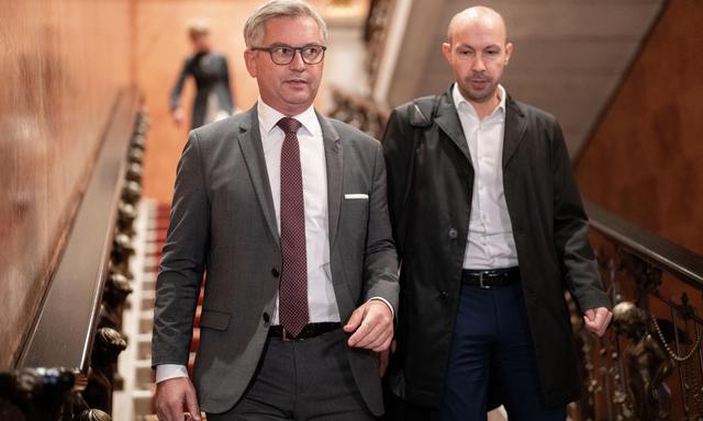 Magnus Brunner muss EU-Parlament als Migrationskommissar überzeugen ...