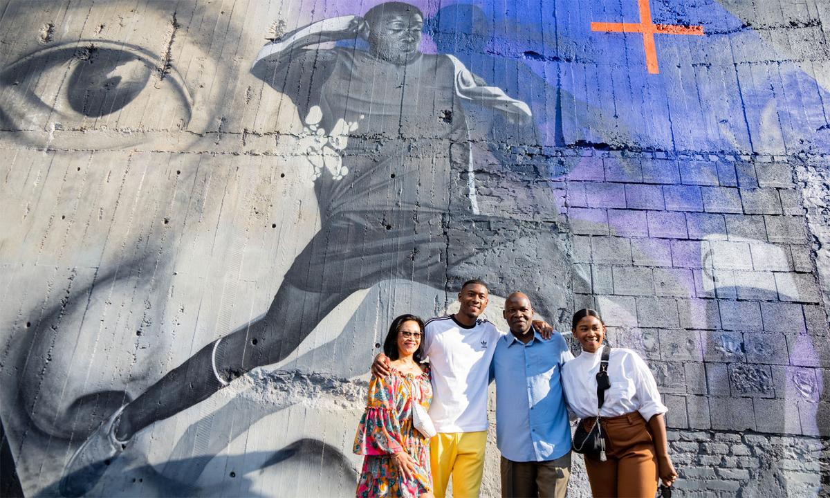 Alaba eröffnet Fußballkäfig in Wien – DiePresse.com