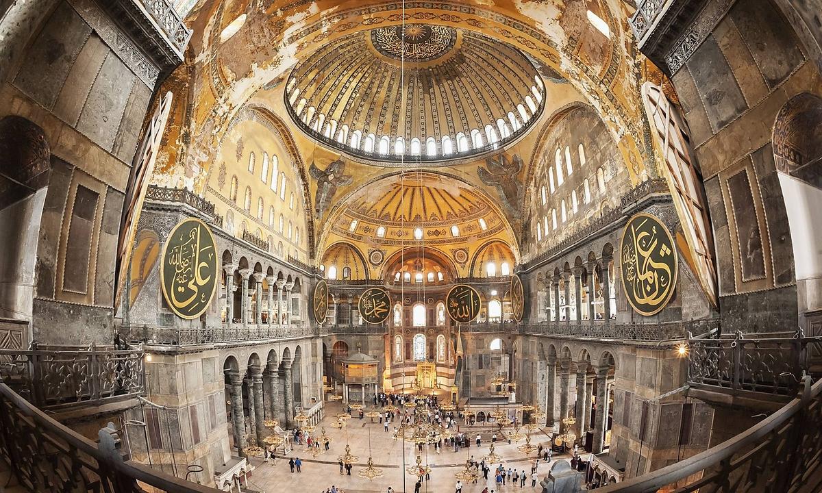Kirche, Museum, Moschee - neue Regeln: Die bewegte Geschichte der Hagia ...