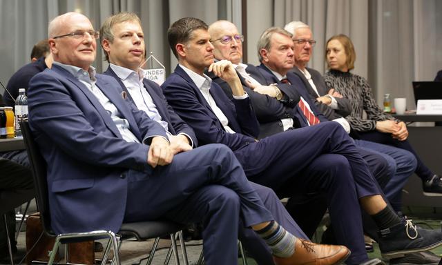 Die 180-Grad-Wende des ÖFB: Kündigungen von Hollerer und Neuhold ...