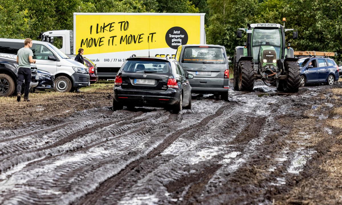 Schlamm in Wacken: „Metalheads“ sollen Anreise abbrechen | DiePresse.com