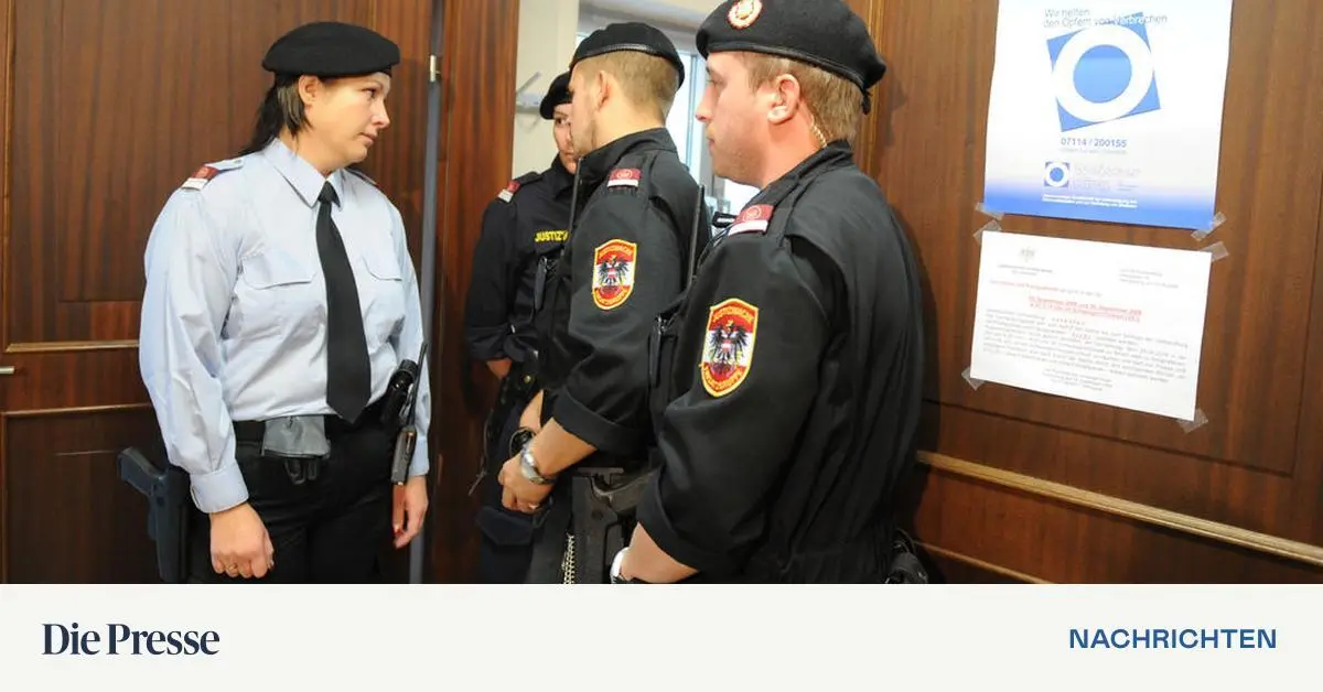 Waffenpass für alle Polizisten: Justizwache fordert gleiches Recht ...