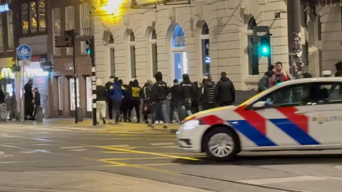 Ausschreitungen in Amsterdam: Israel ortet gezielte „Jagd“ auf jüdische ...