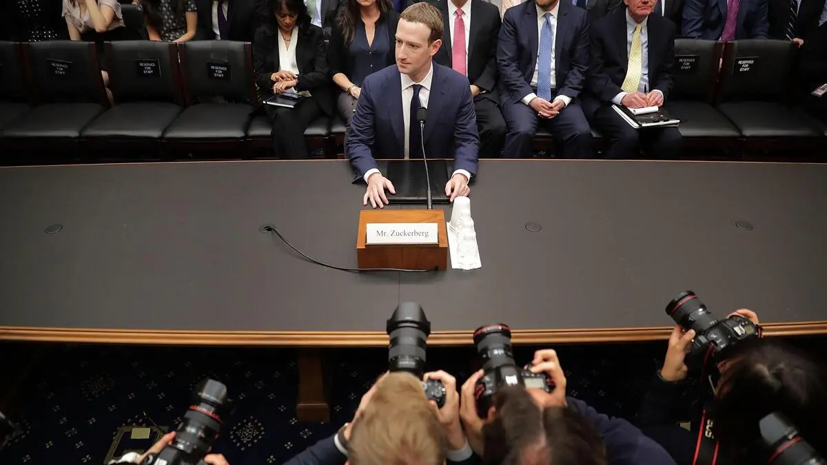 Ende von Faktenchecks auf Facebook: Zuckerbergs Kniefall vor Trump ...