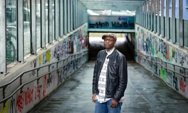 Simon Inou: „Meine Hautfarbe macht mich nicht zum Antirassismus ...