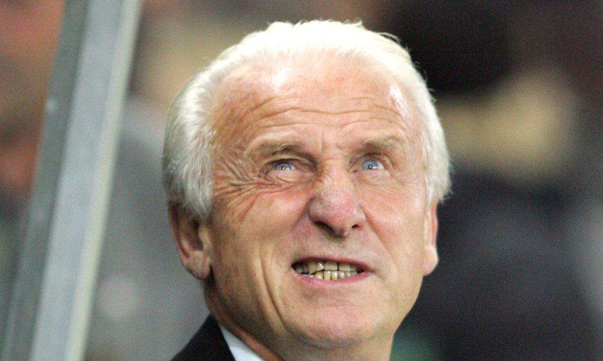 Giovanni Trapattonis Wutrede: „Struuunz! Wie eine Flasche leer! Ich ...