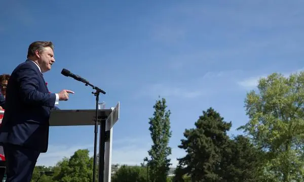 Wegen Nachahmung geklagt: Räuber Hotzenplotz besiegt die FPÖ ...