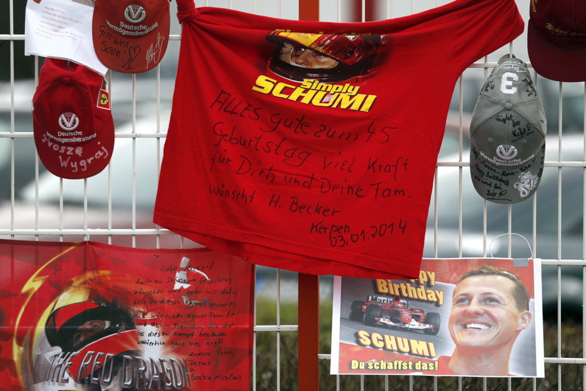 Ferrari-Fans ehren Michael Schumacher | DiePresse.com