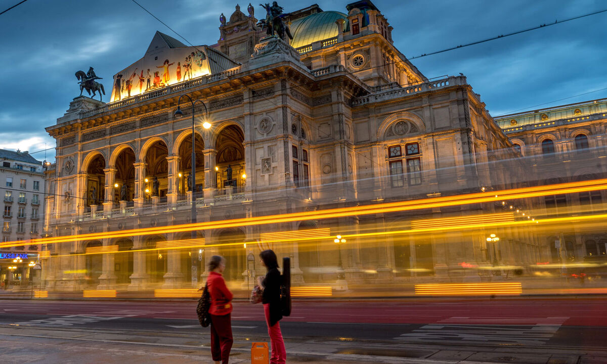 Nachtschicht in der Manner-Fabrik: 45 süße Tonnen und ein Extra-Kaffe ...