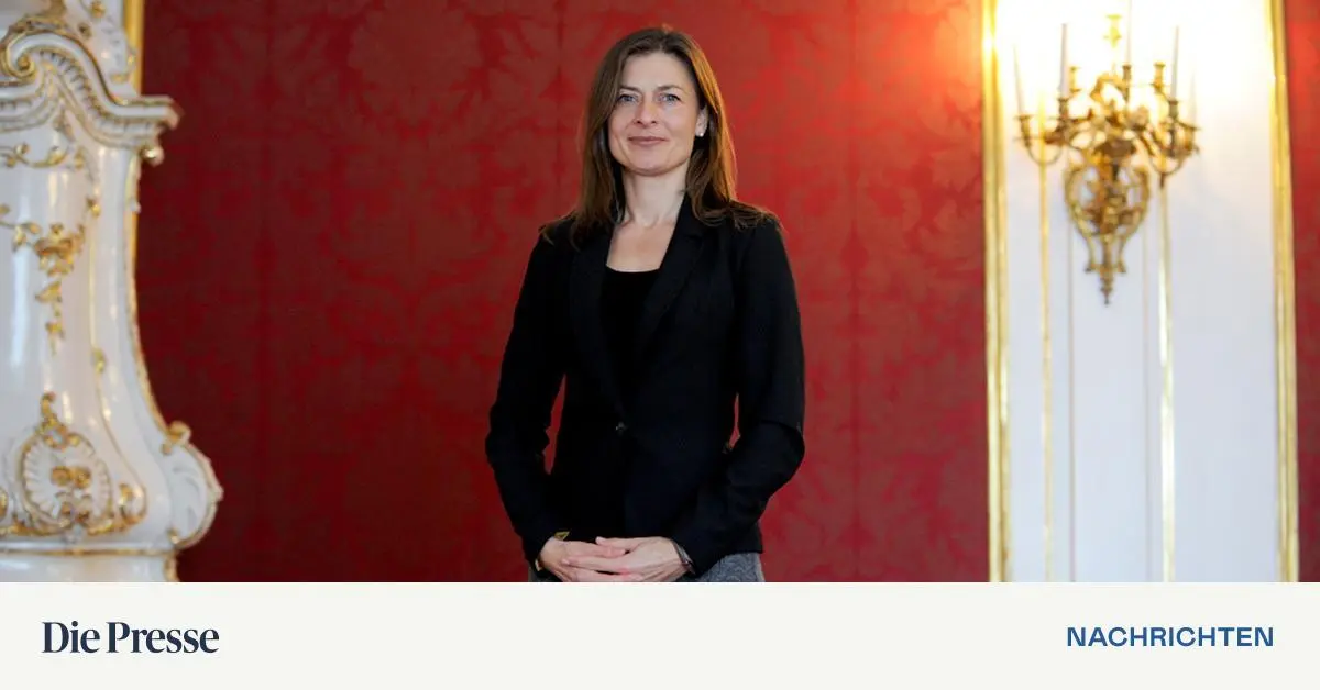 Kutoglu-Kleider und Cheerleader: Kurzsaison mit doppeltem Auftakt ...