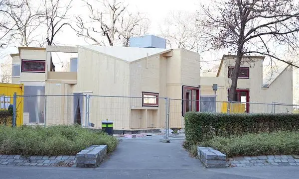 Warum steht da ein Holzbau mitten auf dem Karlsplatz? – DiePresse.com