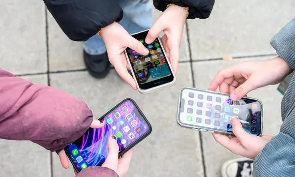 Bundesweite Regelung zum Handyverbot kommt mit 1. Mai – DiePresse.com