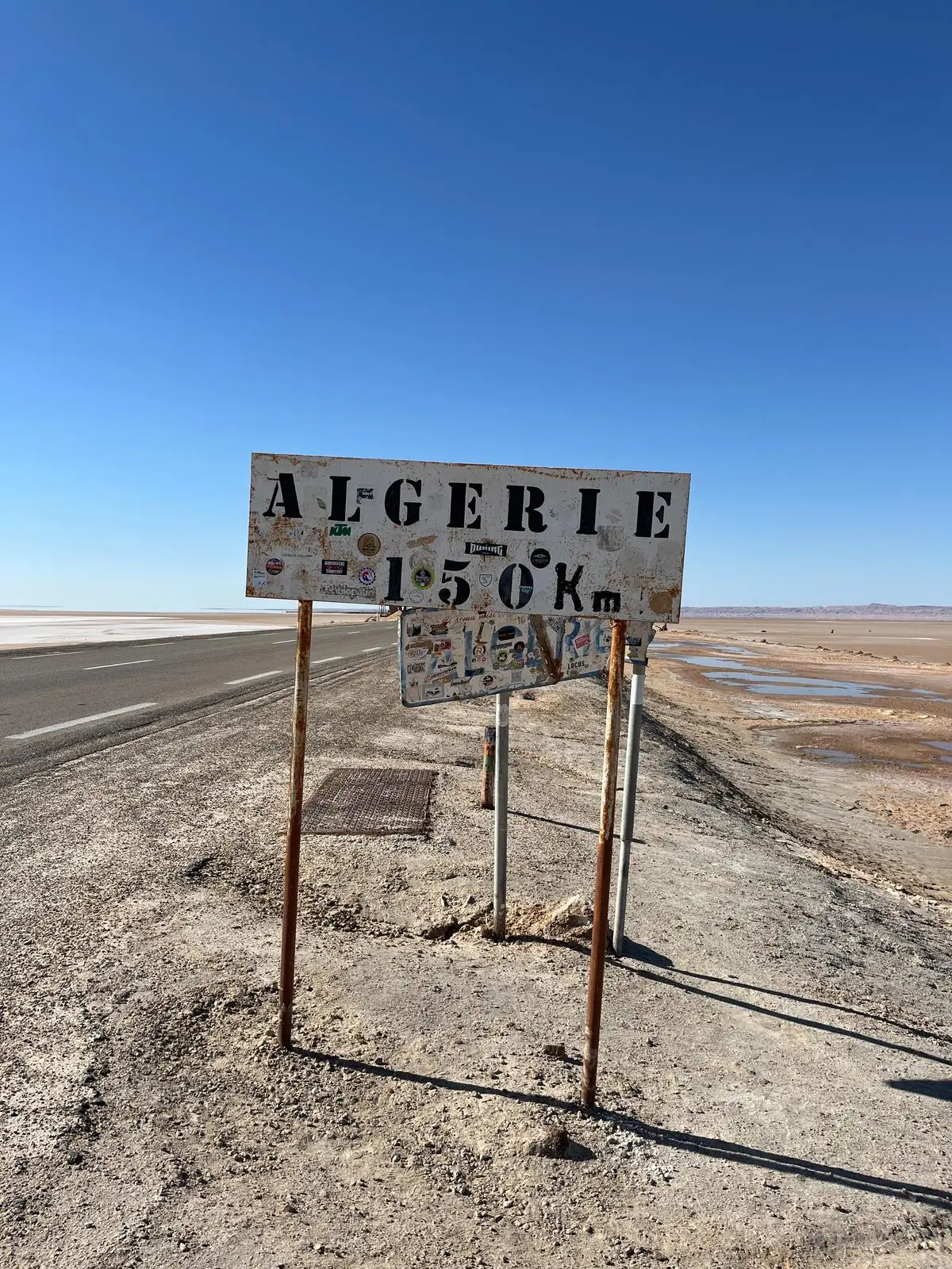 Im Süden Tunesiens: Dahinten die Oase, da vorne die Sahara – DiePresse.com