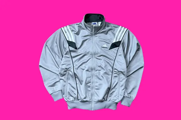 Bad Bunny und der ESV Hilkering oder: Warum Retro-Sportkleidung so ...