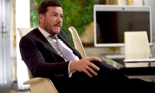 Signa gegen Signa: Warum zwei Firmen von René Benko streiten ...