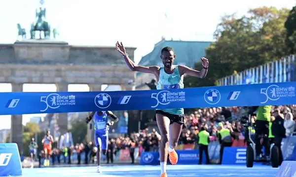 Äthiopier Mengesha gewinnt Berlin-Marathon – DiePresse.com