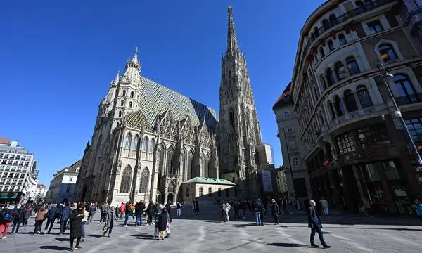 Erzdiözese Wien distanziert sich von FPÖ-Veranstaltung am Stephansplatz ...
