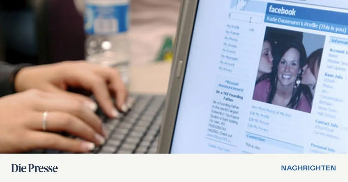 Facebook Betrüger Erpresst Mit Nacktfotos Sex Von Schülern
