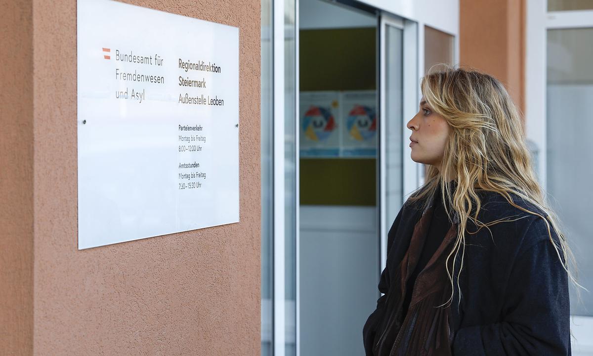 Aufenthaltsverbot für Klimaaktivistin? Wann man Deutsche ausweist ...