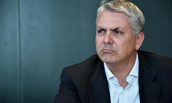 Vor Aktionärstreffen: Demonstration gegen Ölgeschäfte der Erste Group ...