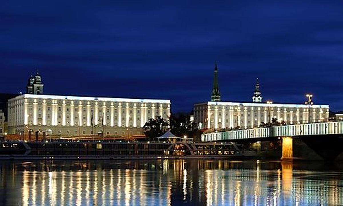 Linz: Streit um Denkmalschutz für "Hitler-Bauten" | DiePresse.com