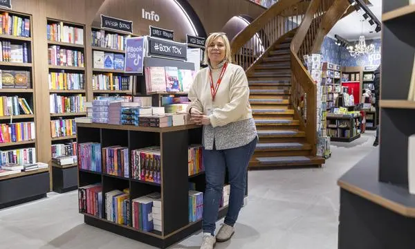 „70er-Charme draußen“: Österreichs älteste Buchhandlung wieder geöffnet ...