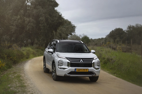 Outlander neu: Endlich wieder ein Mitsubishi im Geiste des Pajero und ...