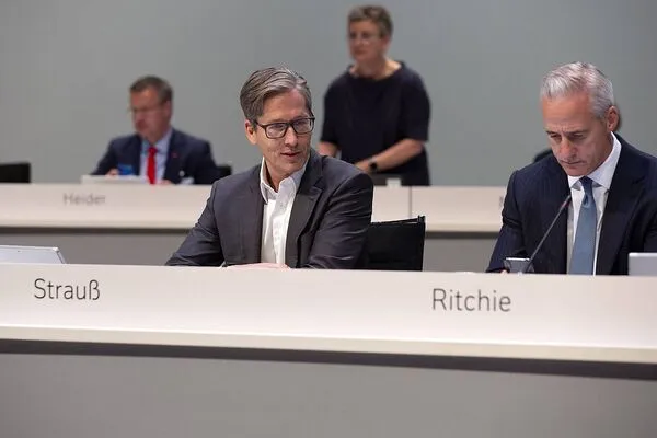26 Millionen Euro Abfertigung für drei Deutsche-Bank-Vorstände ...