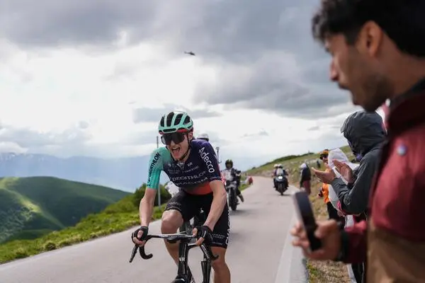 Felix Galls Giro-Plan geht auf: Der Mann der Stunde im Peloton ...