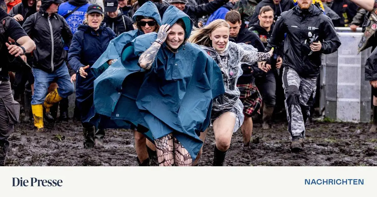 Schlamm! Überall Schlamm! Das Heavy-Metal Fest von Wacken in Bildern ...