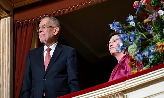 Van der Bellen bei Generalprobe, Leni Klum in der Opernball-Loge ...