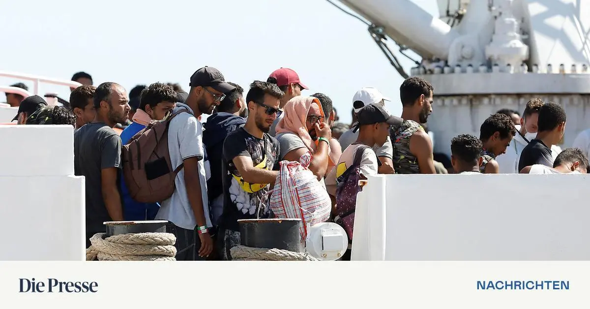 Fast 1000 Menschen warten auf NGO-Schiffen auf Landung – DiePresse.com