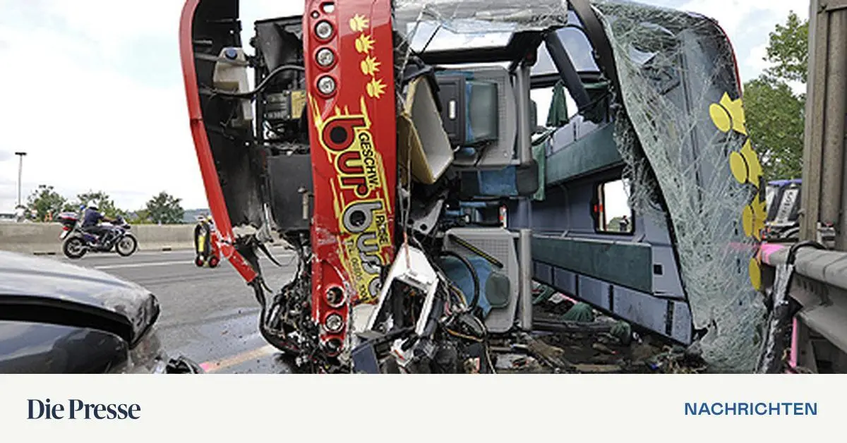 Tödlicher Busunfall auf der A22: Lkw-Lenker verurteilt – DiePresse.com