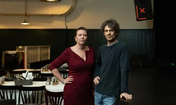 „Single Bells“: Ein Kultfilm kommt auf die Bühne – DiePresse.com