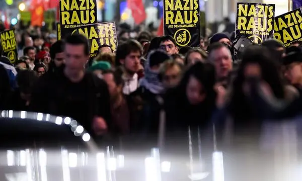 „Countdown bis zum Nazi-Ball“: Ist das Verhetzung? – DiePresse.com