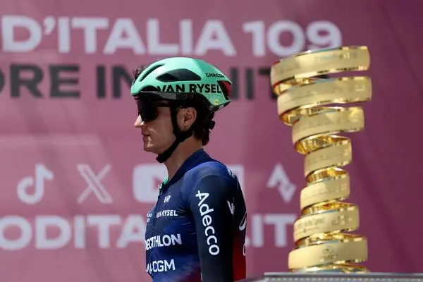 Felix Galls Giro-Plan geht auf: Der Mann der Stunde im Peloton ...