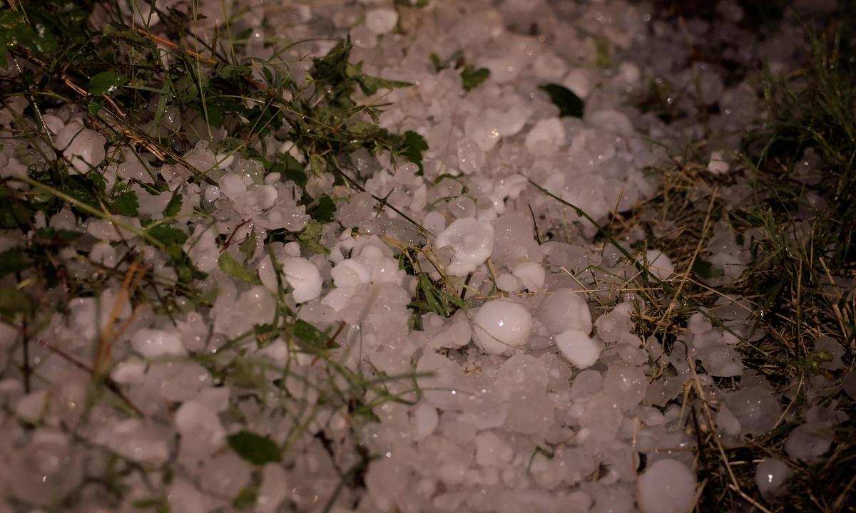 19 Zentimeter großes Rekord-Hagelkorn in Norditalien gefunden ...
