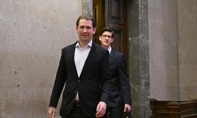 Sebastian Kurz spricht im Prozess über Herzerl-Emojis im SMS-Dschungel ...