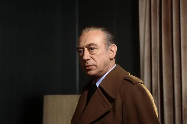 50 Jahre „Derrick“: Der mittelmäßigste Kommissar der TV-Geschichte ...