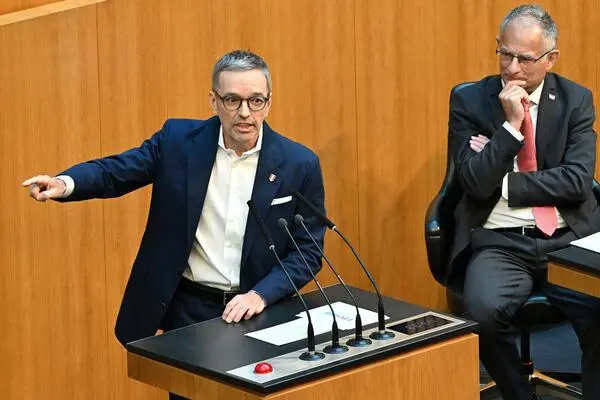 Kritik am Budget: Keine Pensionsreform, „Hammer und Sichel in den Augen ...