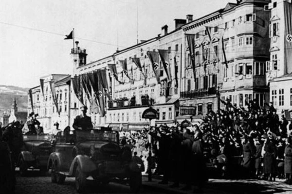 Linz '09: Hitler in der Kultur-Hauptstadt – DiePresse.com