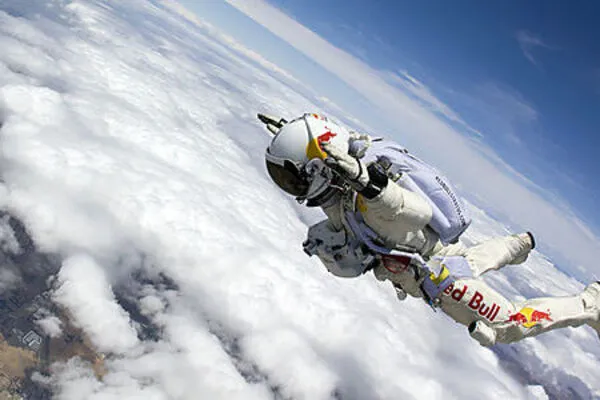 Baumgartner bereit für freien Fall aus 36 Kilometern – DiePresse.com