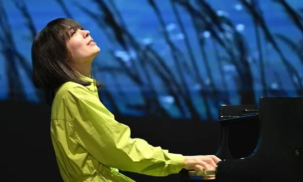 „Bizarre“ Kombinationen bei Alice Sara Ott im Mozart-Saal – DiePresse.com