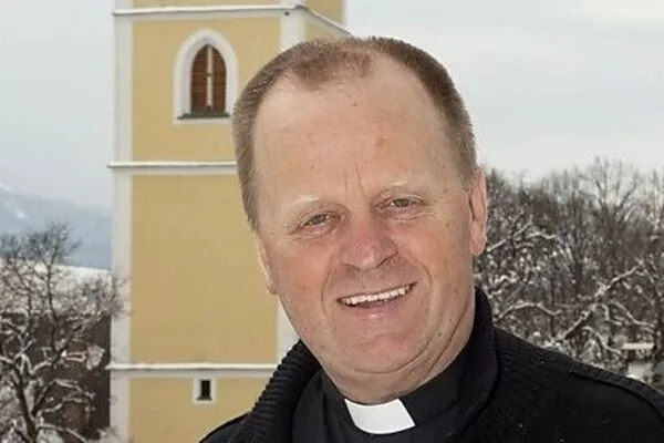 OÖ: Freikirchen-Priester feierte unerlaubt Messe – DiePresse.com