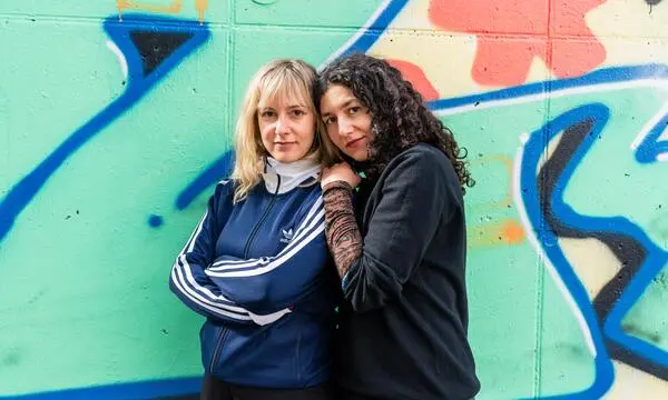 Schweizer Pop-Duo: „Das romantische Alleinsein ist eine gute Basis ...