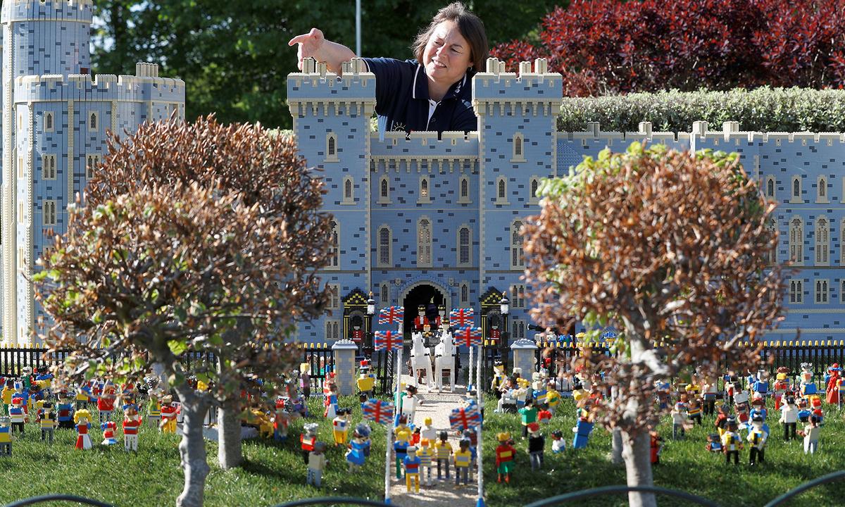 Königliches Spielzeug: Harry und Meghan heiraten im Legoland ...