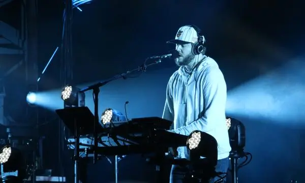 Endlich Frühling! Das neue Album von Bon Iver führt vom Dunkel ans ...