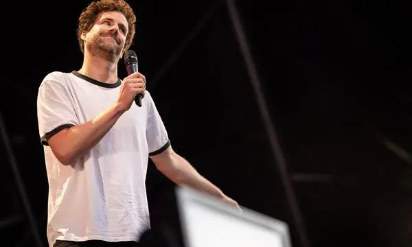 Luke Mockridge startete Tour in Wien mit trotziger Entschuldigung ...