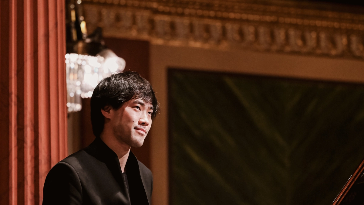Mondschein und virtuoser Sternenregen: Bruce Liu im Musikverein ...