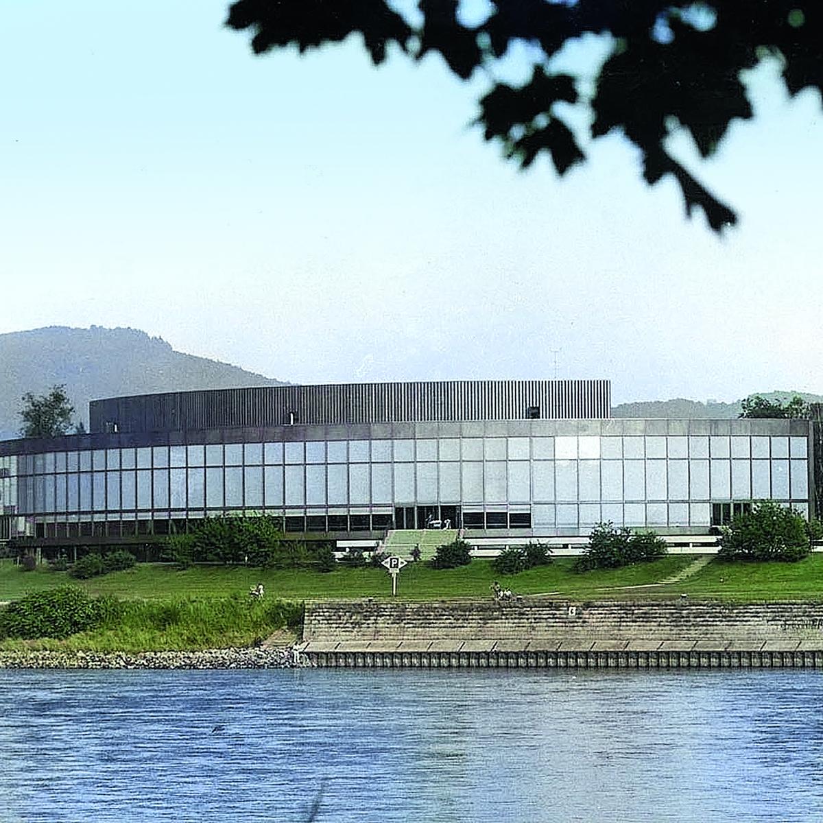 Eine „Linzer Torte aus Stahl und Glas“ – DiePresse.com